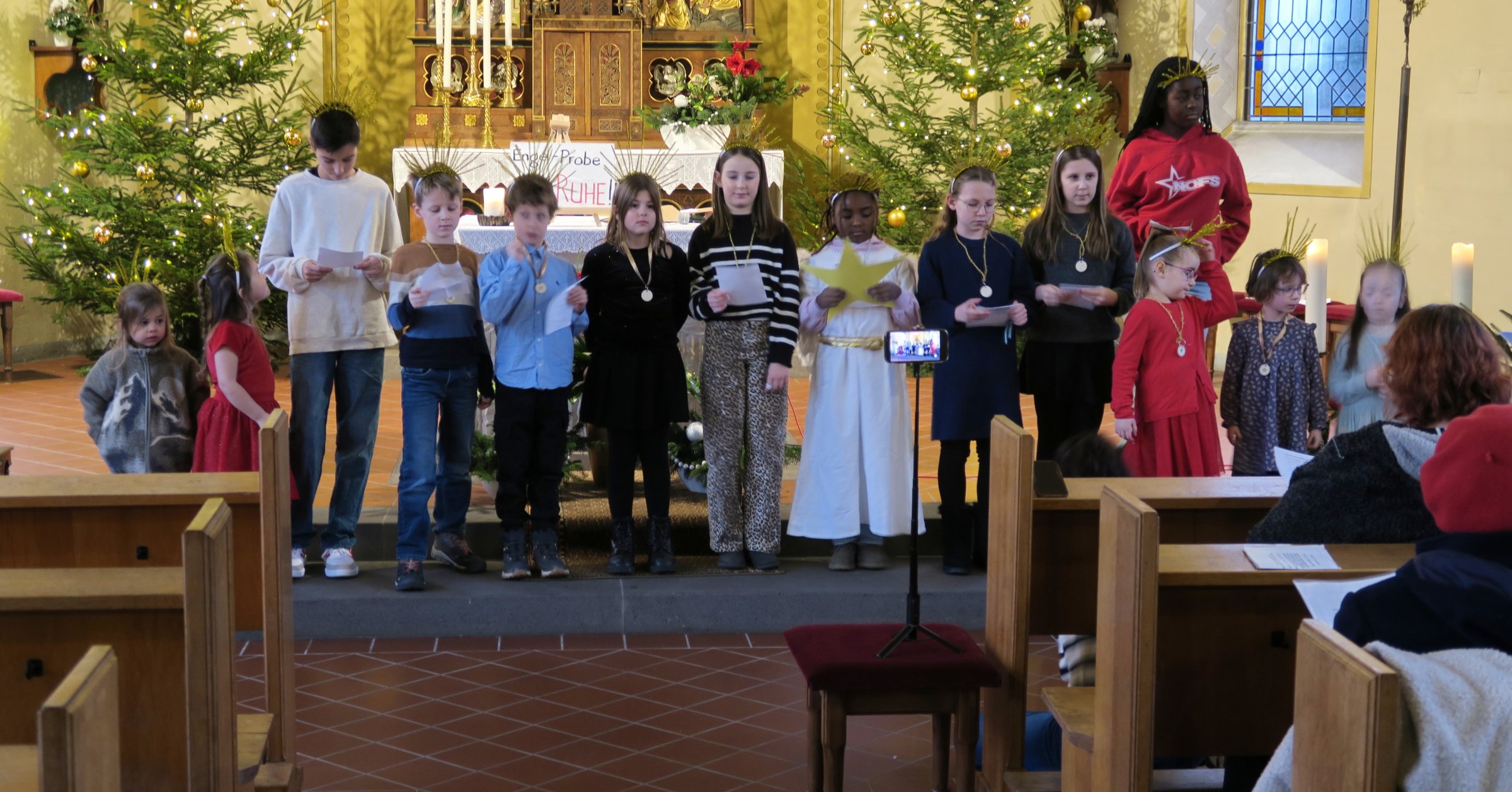 Weihnachten mit weitem Herzen – ein Krippenspiel verbindet | Pfarrei ...