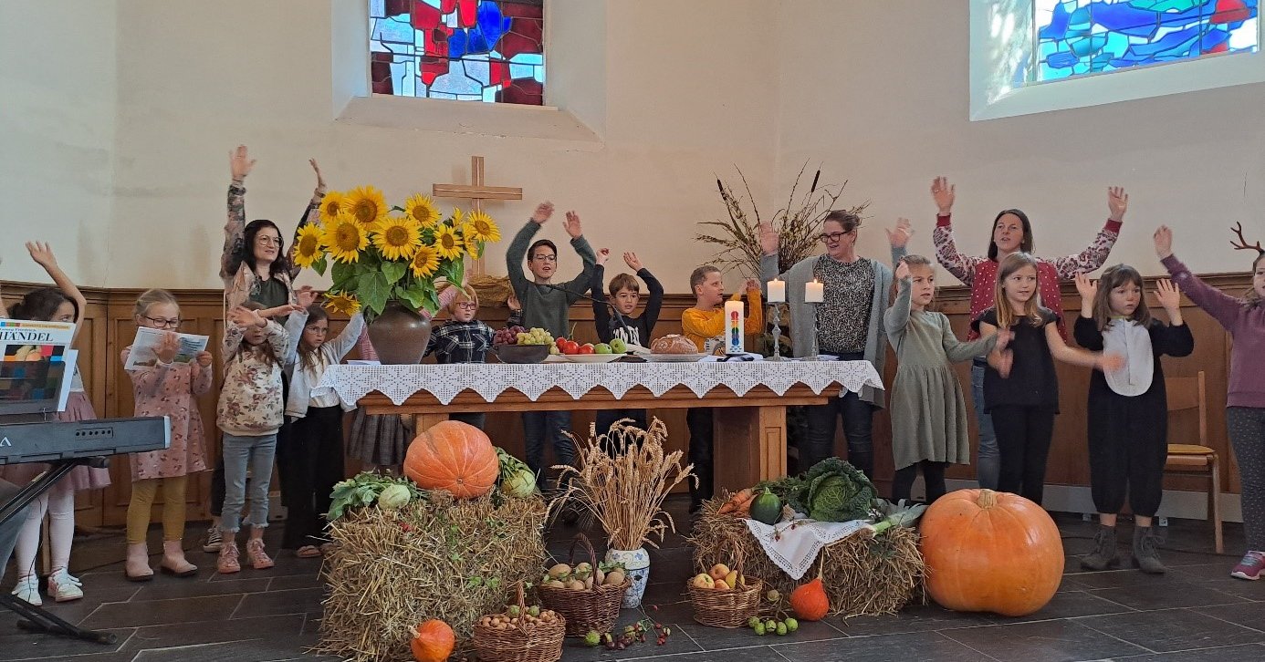 Das Biebertal feiert ökumenisch Erntedank | Pfarrei Simmern-Rheinböllen ...